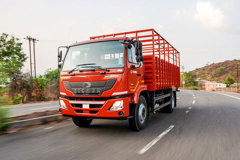 Eicher Pro 3018XP Plus Price in 2026 - Pro 3018XP Plus Mileage, Loading ...