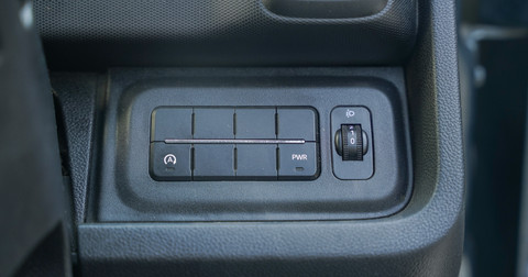 Mahindra Veero Pictures, See Interior & Exterior Mahindra Veero Photos ...