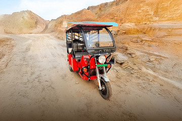 Sahyatri Base E Rickshaw Price in 2025 - Base E Rickshaw Range, Loading ...