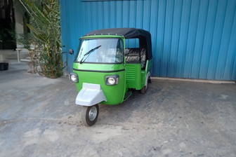 Piaggio Ape Auto Plus vs Sniper Electric L5 Passenger Comparison ...
