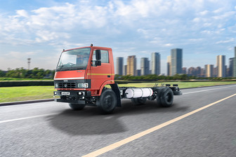 Force Traveller Delivery Van Wider Body vs Tata 1412g LPT Comparison ...