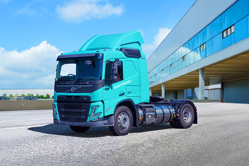 Volvo FM 420 LNG 4x2 Tractor Price in 2025 - FM 420 LNG 4x2 Tractor ...