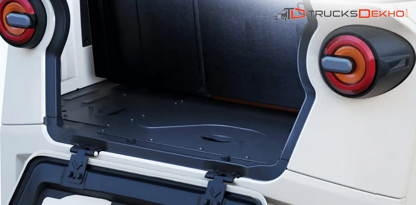 Top 5 Highlights Of Montra Electric Super Auto | Trucks.cardekho.com