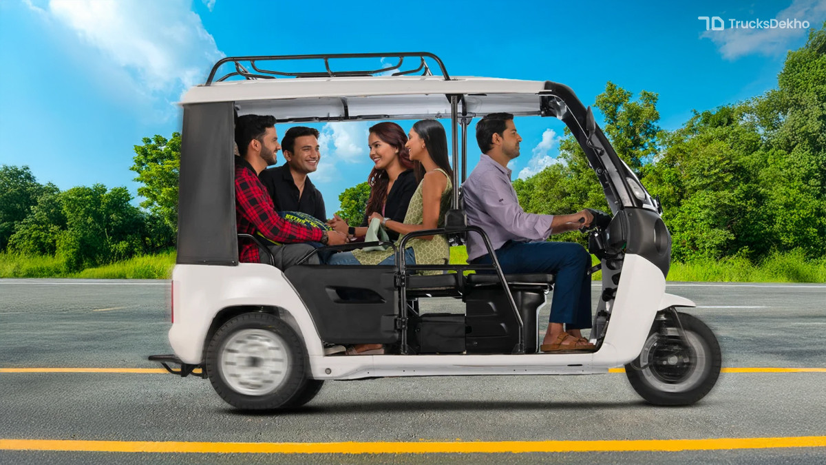 Bajaj Riki e-Rickshaw & e-Cart Launched | Trucks.cardekho.com