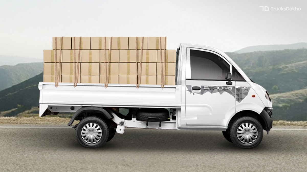 Tata Ace Gold CNG Vs Mahindra Jeeto Strong CNG: Which Truck Is The Best ...