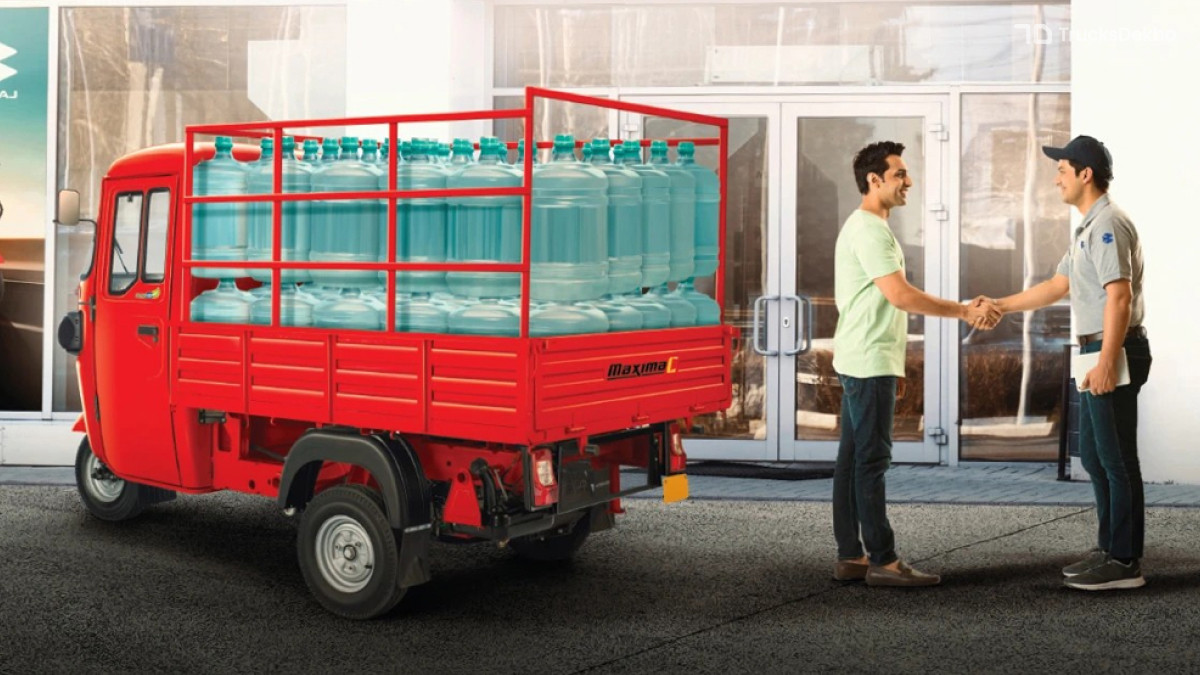 Comparison Bajaj Maxima C Vs Piaggio Ape Xtra Bada 700 | Trucks ...