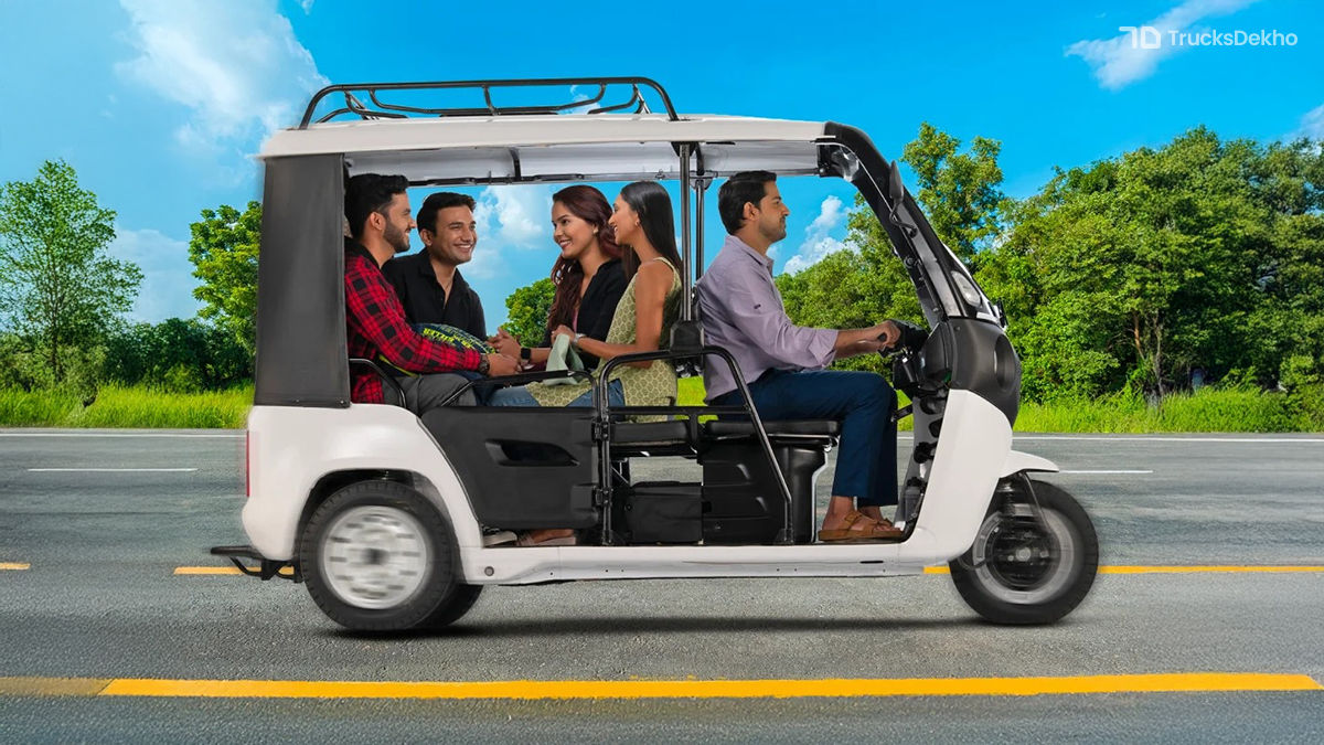Bajaj Riki P4005 Vs Kinetic Safar Smart: Performance, Dimensions ...
